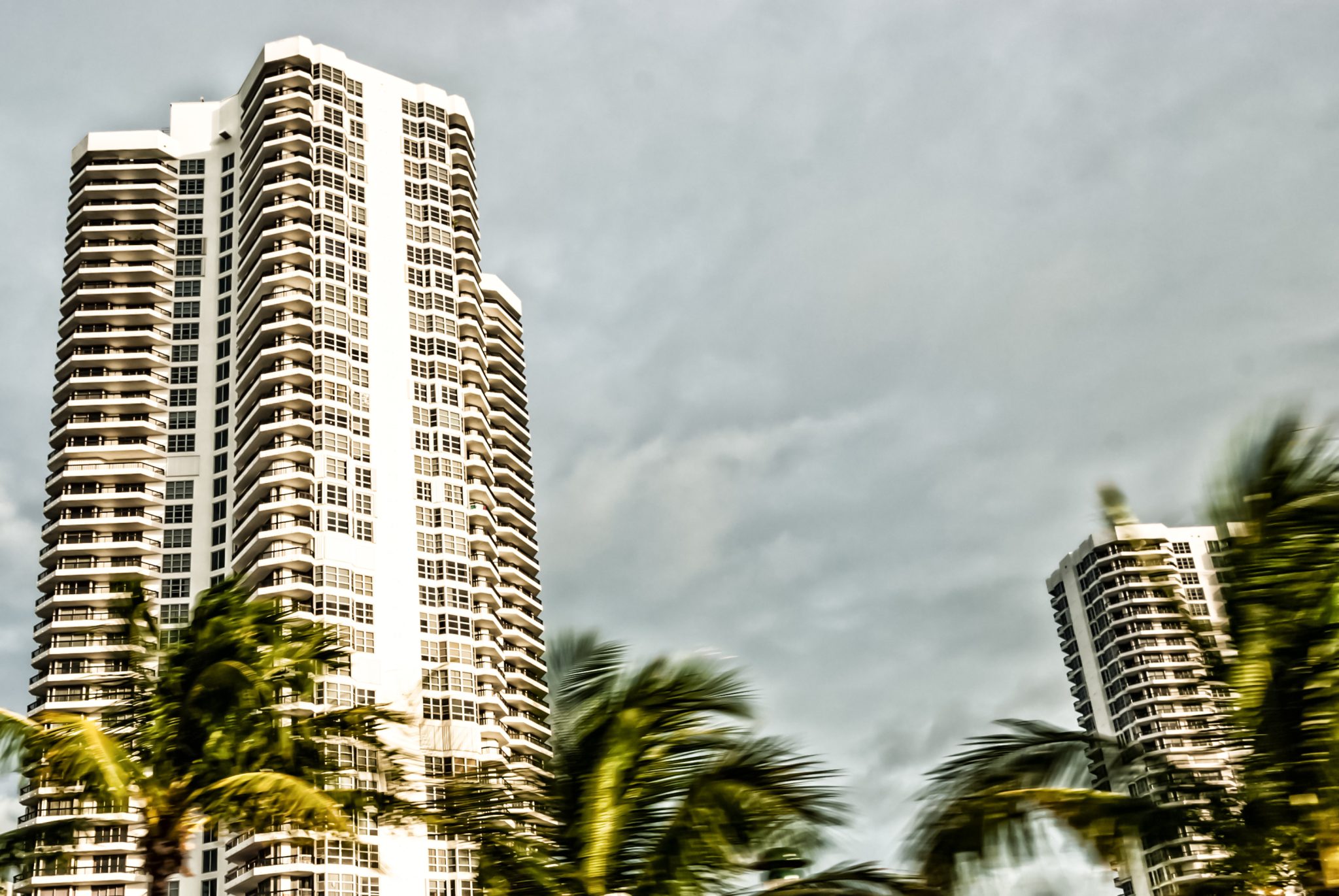 Impact-Resistant Windows for Hurricanes | Aeroseal Corp